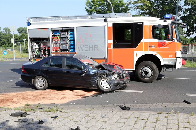 Frontalzusammenstoß: Verkehrsunfall in Aschaffenburg-Nilkheim am 26.06. ...