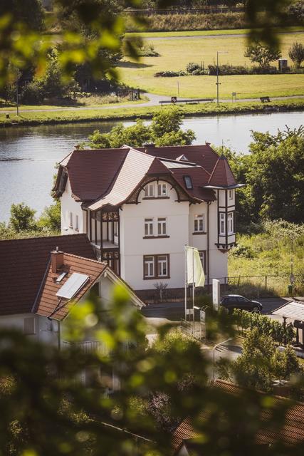 BILDERSERIE Wandern in der Region: Über den Rotweinwanderweg von ...