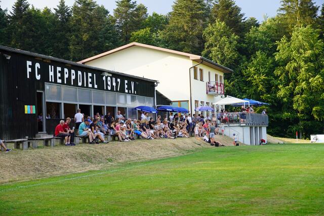 Bildergalerie und Essay: Jubiläums-Finale beim FC Heppdiel. - Miltenberg