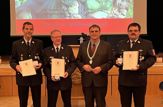 „150 Jahre Feuerwehr Kleinheubach“: Aktive Feuerwehrkameraden für ihren ...