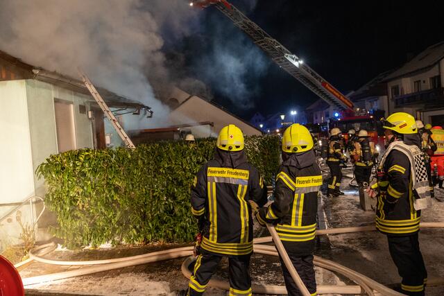 Blaulicht: Wohnhausbrand in Freudenberg - 3 Verletze Personen - über ...