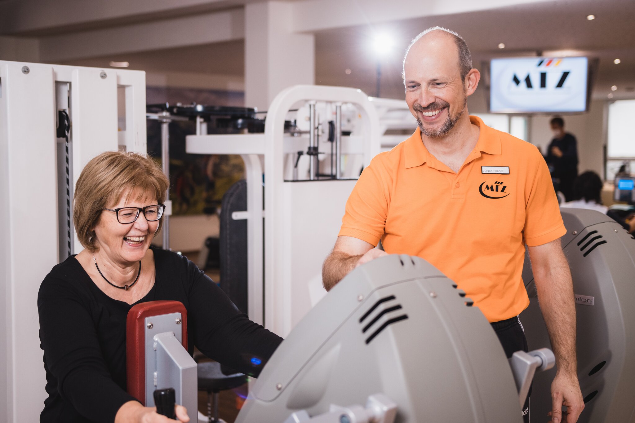 MTZ hilft - Hometraining mit Katja Wess: Fit@Home - Welche Übungen ...