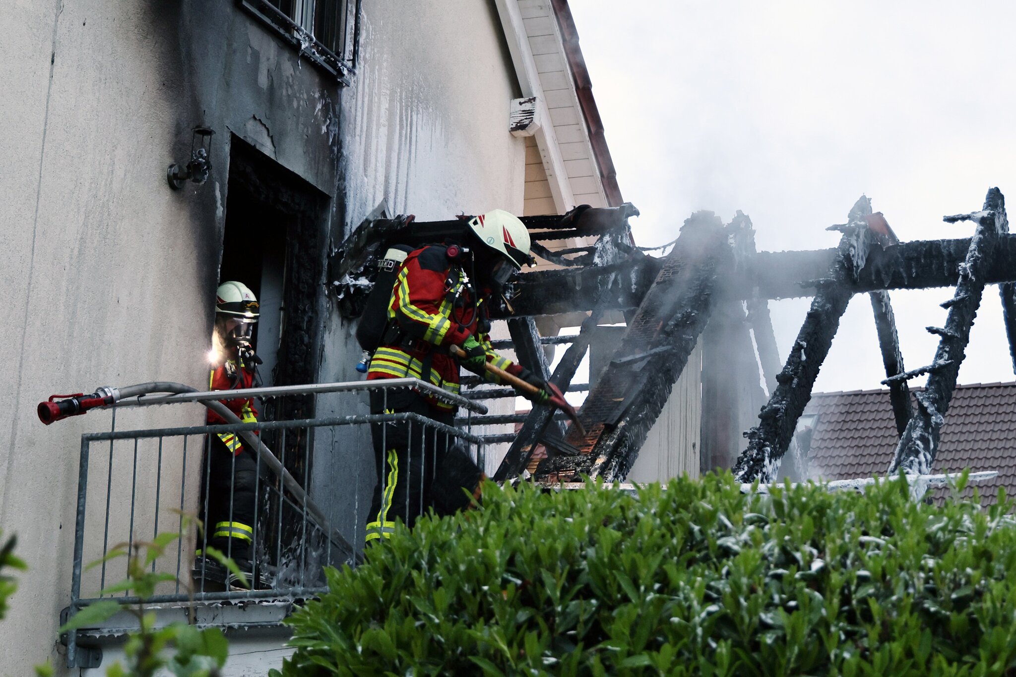 Hoher Sachschaden: Dachstuhlbrand in Mainaschaff am 12.05.2023 ...