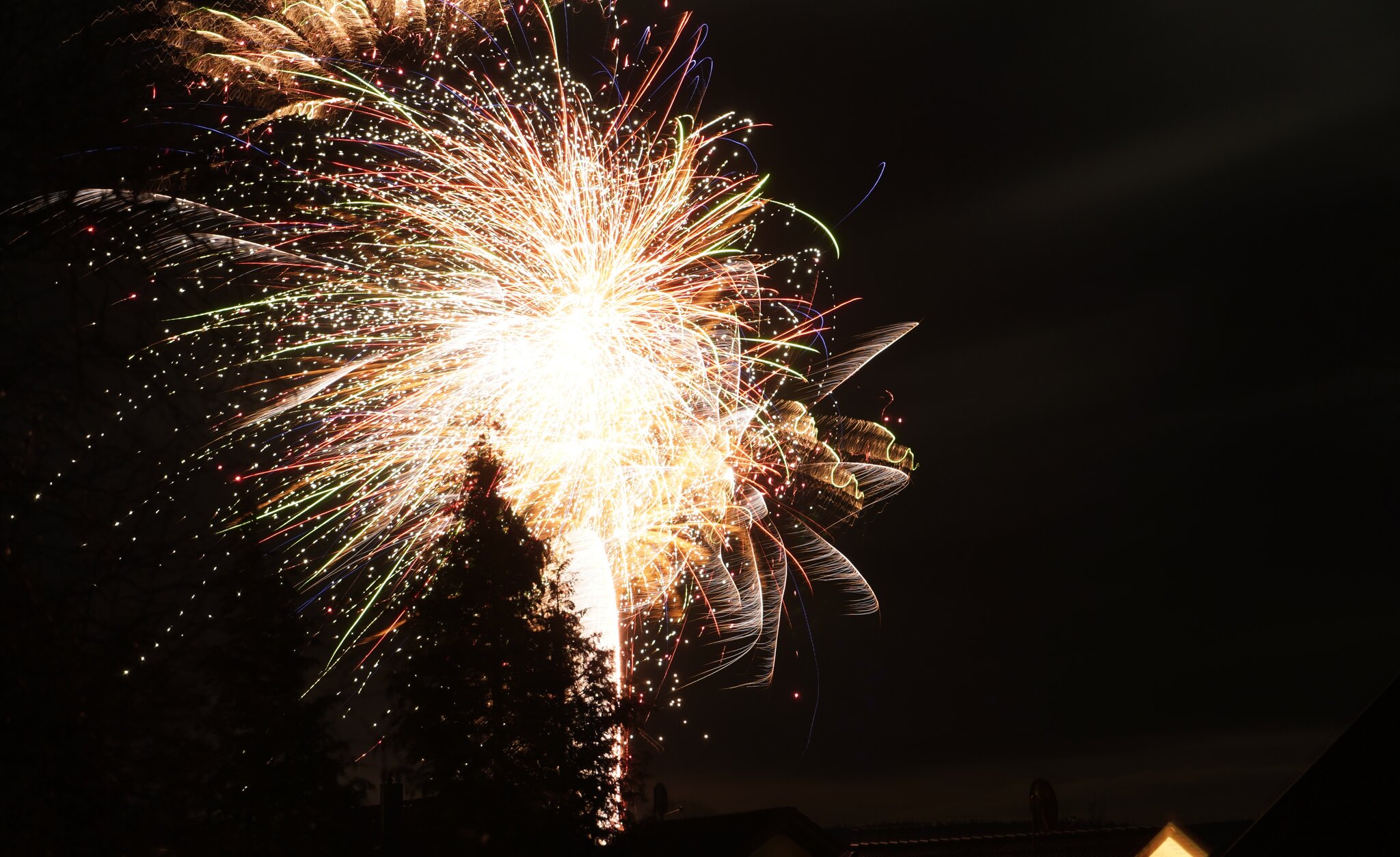 Bildergalerie und Essay: Bombastische Böller, fulminantes Feuerwerk ...