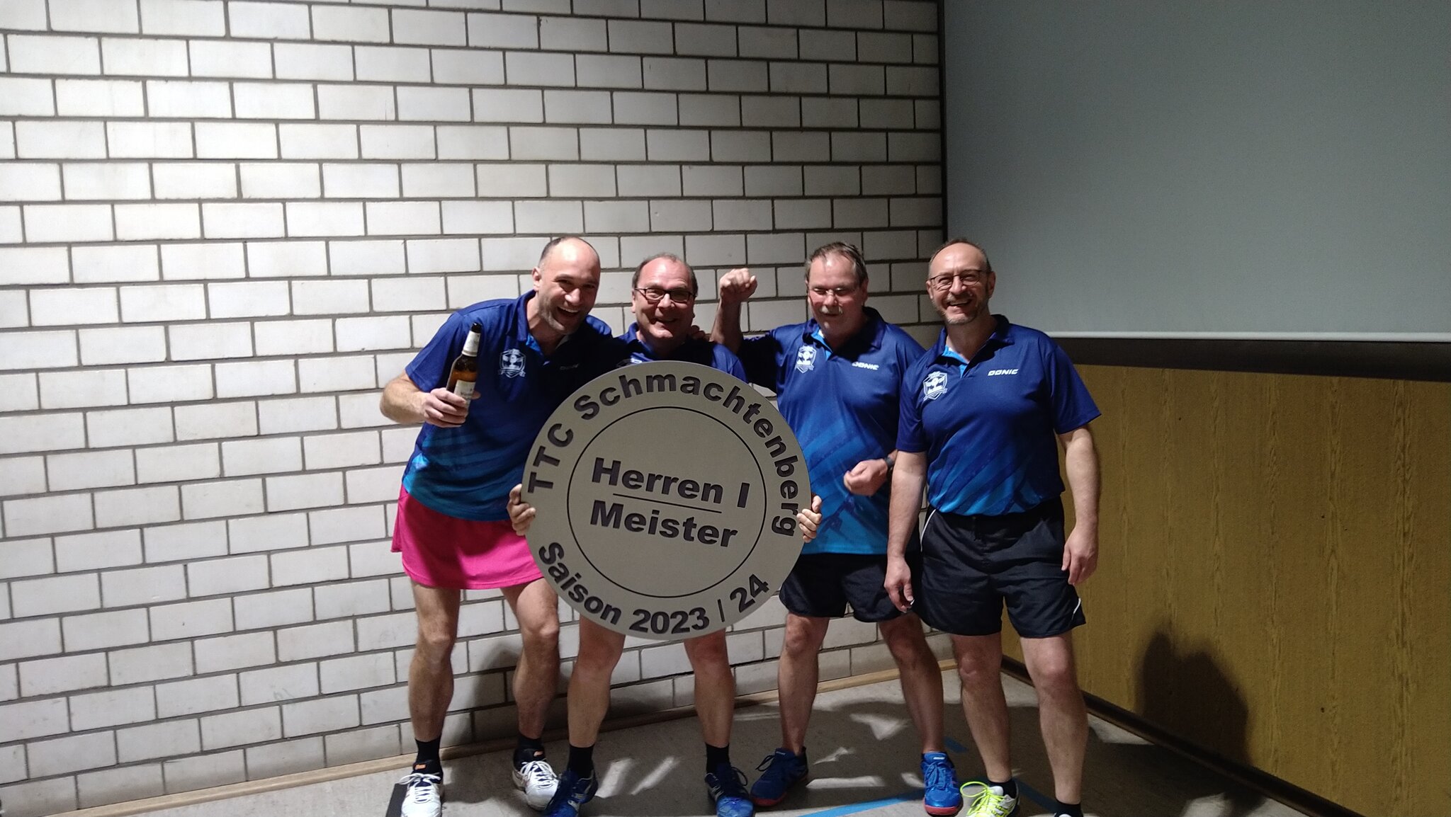 TTC Schmachtenberg ist Meister: 1. Männermannschaft des TTC ...