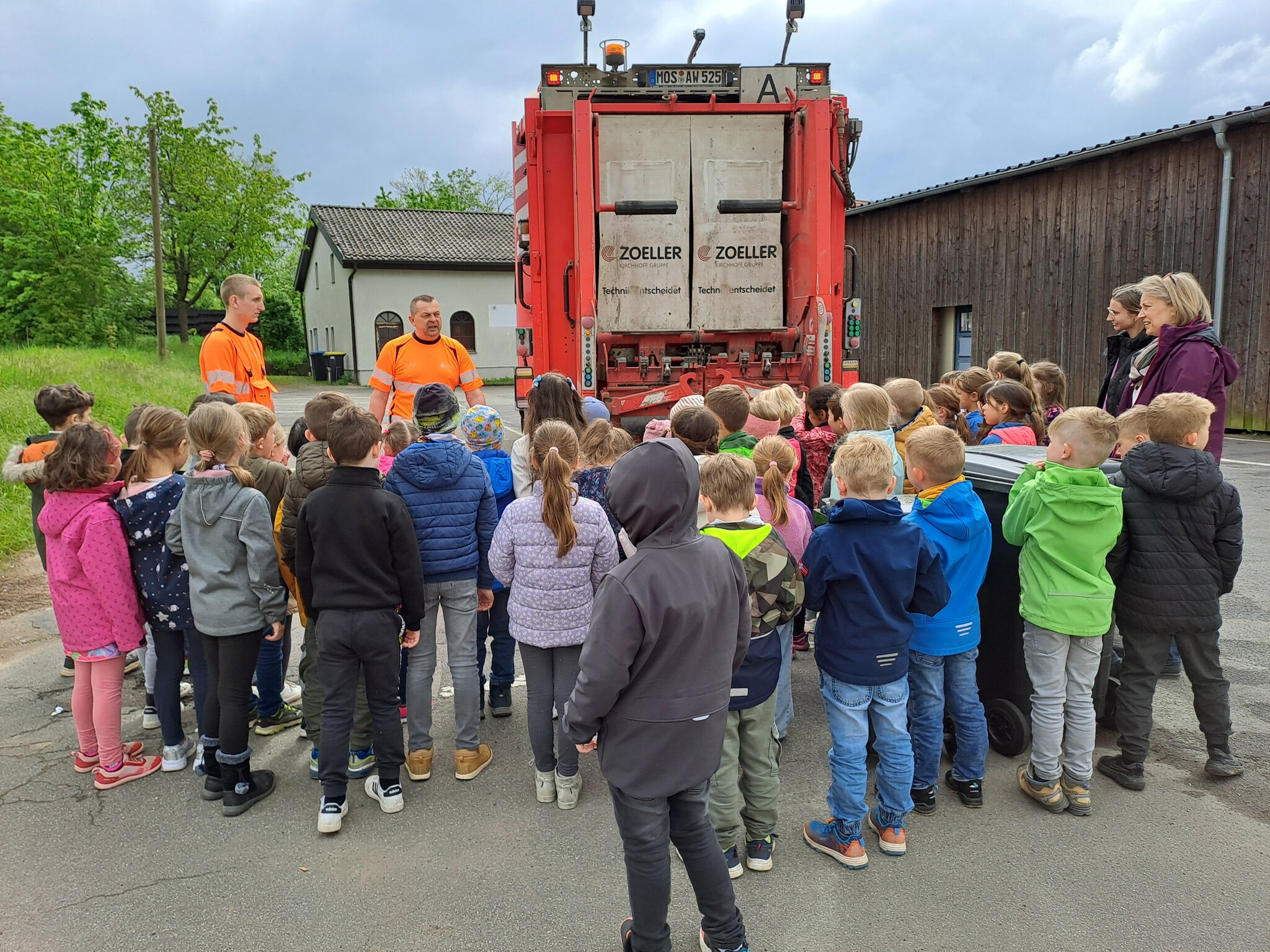 Bildungsoffensive der KWiN kommt gut an: Grundschüler aus Buchen erleben Kreislaufwirtschaft ...