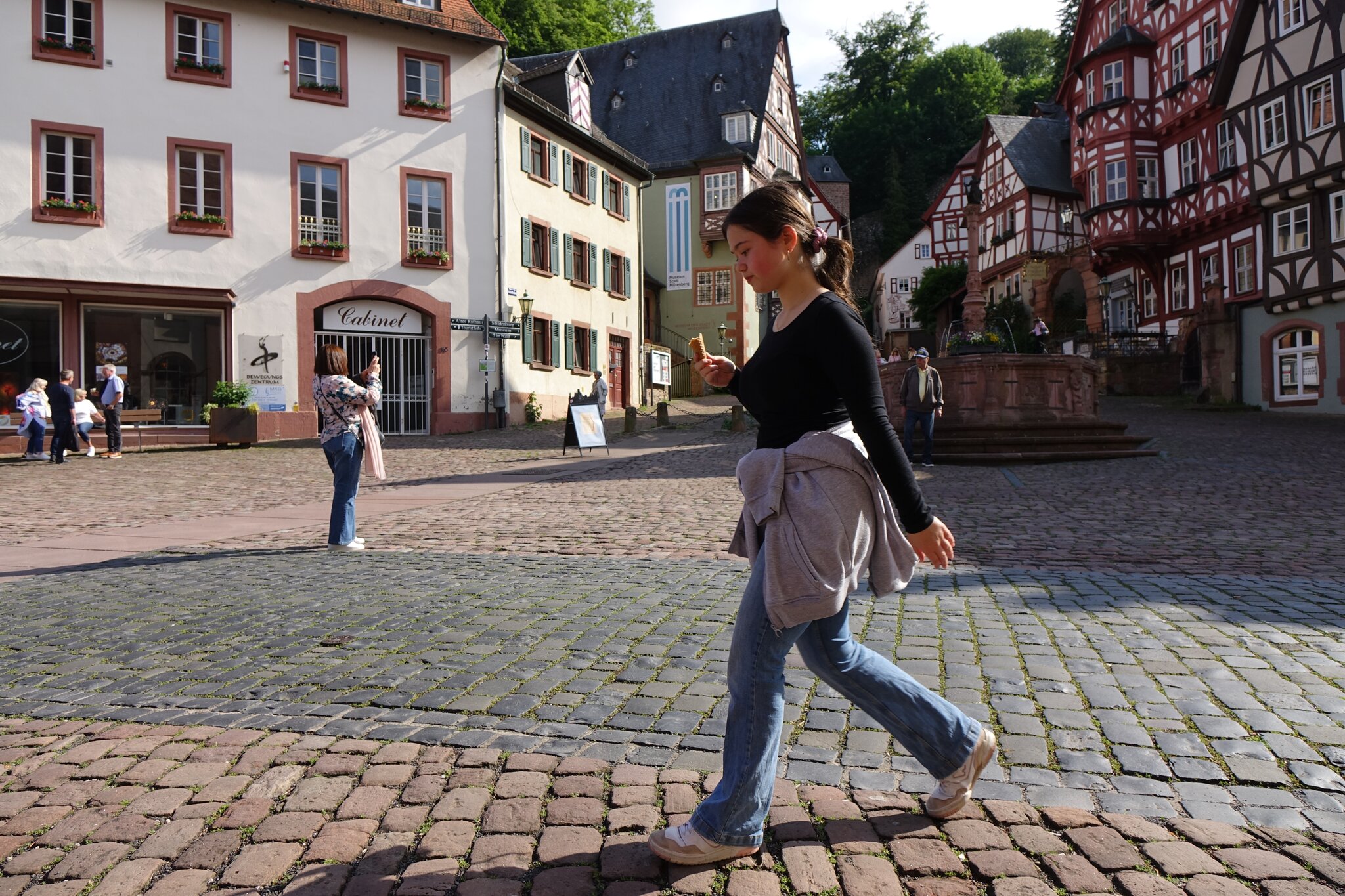 Bildergalerie und Essay: „Warum in die Ferne schweifen, wenn das Gute ...