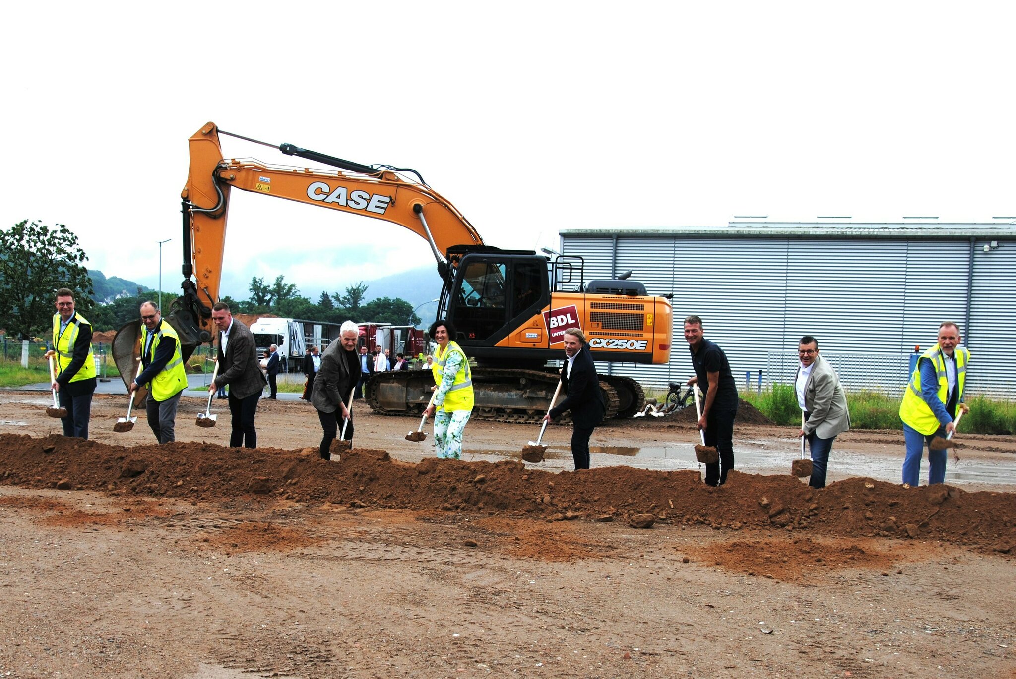 Spatenstich der Fripa: Neue moderne Logistikhalle für Papier - Miltenberg
