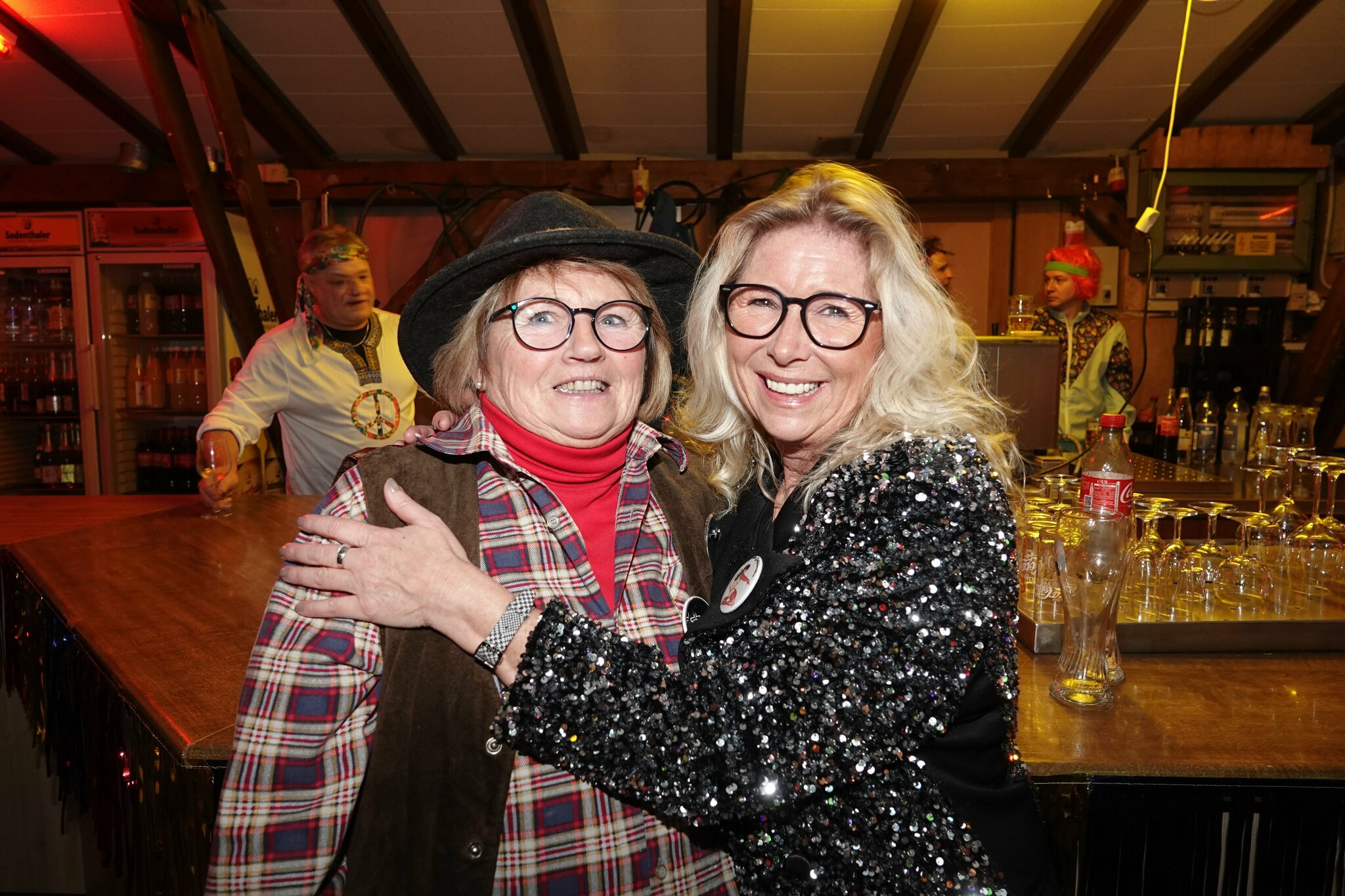 Bildergalerie und Essay: Teil 1 - Bunter Abend in Heppdiel am 7. Februar 2025 - Fortsetzung ...