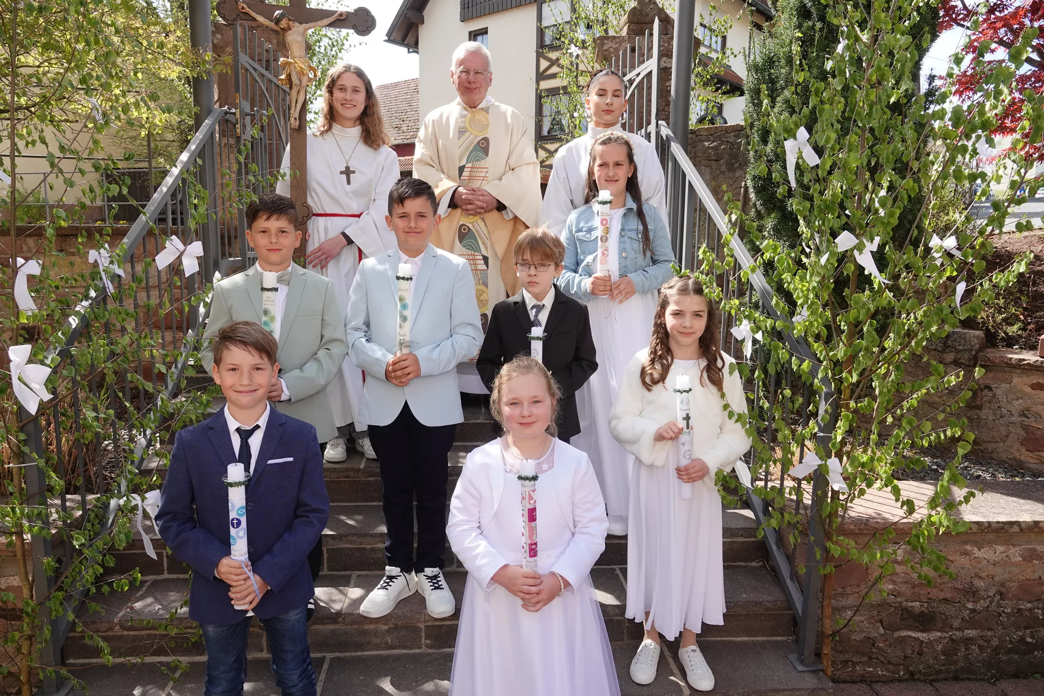 Bildergalerie und Essay: Festliche Erstkommunion in Heppdiel - Miltenberg